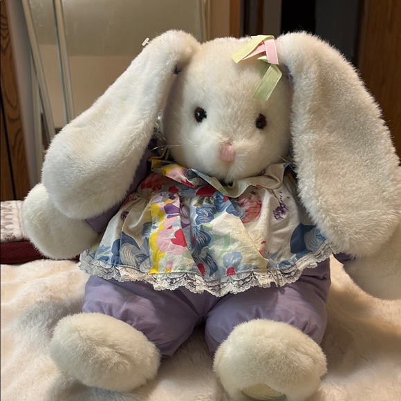 Plush creations | Toys | Vintage 99s Ruffles Theadorable White Plush ...